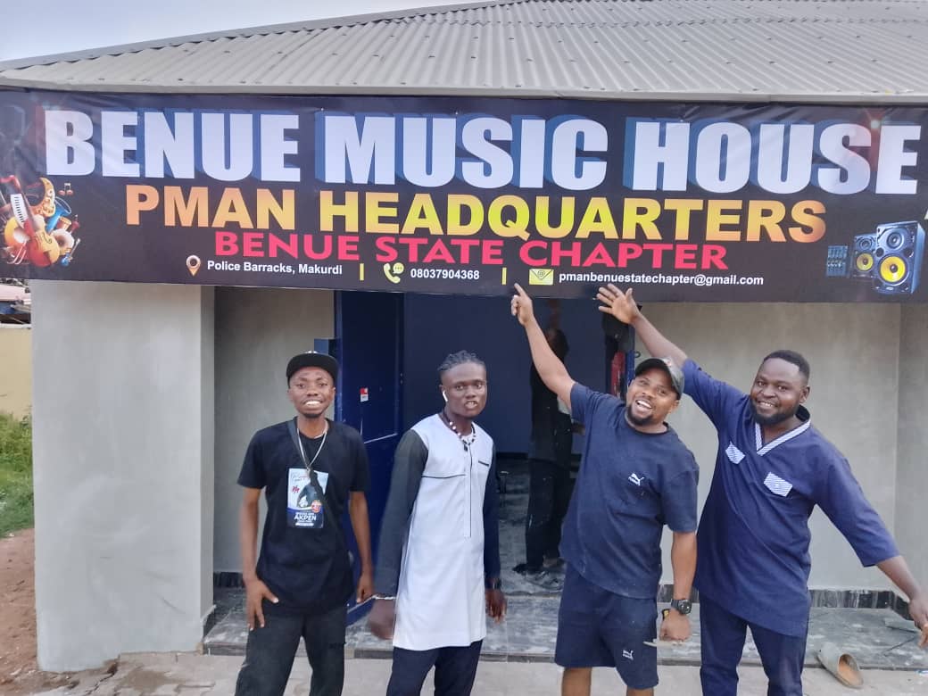 ‎LEGENDARY BENUE MUSIC ICON DONATES BRAND NEW SECRETARIAT TO PMAN BENUE ...